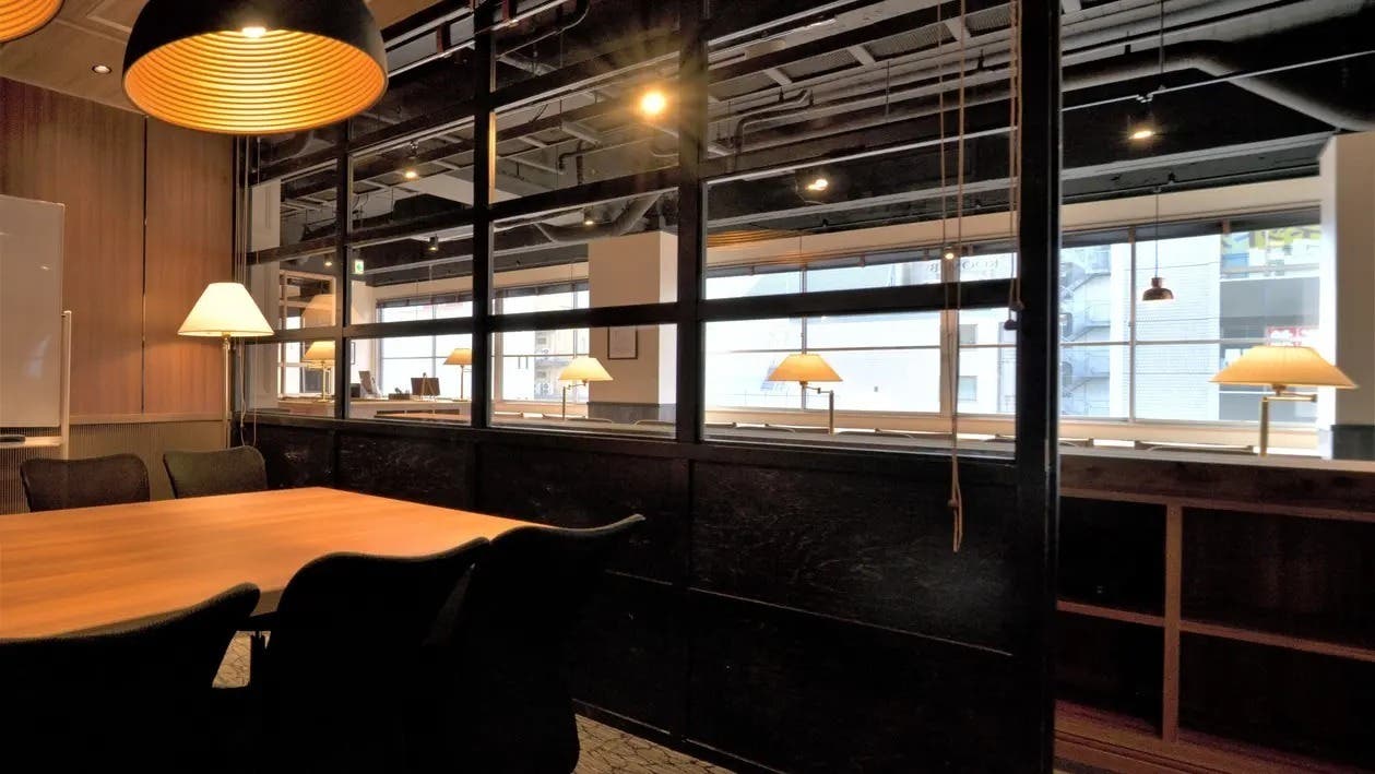 【8名会議室】神保町駅徒歩1分！/モニター/Wi-Fi/充電器/テレワークやWeb会議に最適の写真2