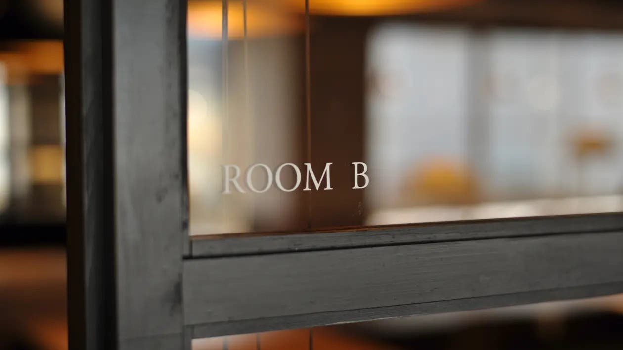 【8名会議室】神保町駅徒歩1分！/モニター/Wi-Fi/充電器/テレワークやWeb会議に最適の写真6