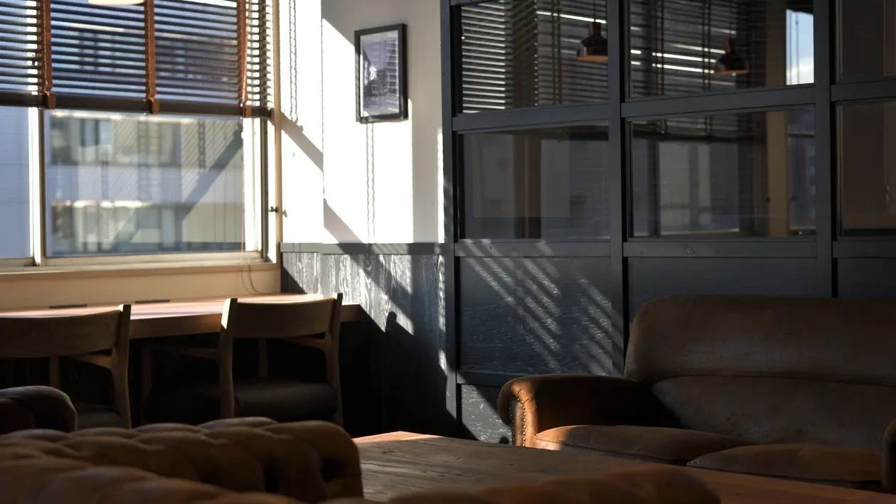 【8名会議室】神保町駅徒歩1分！/モニター/Wi-Fi/充電器/テレワークやWeb会議に最適の写真12