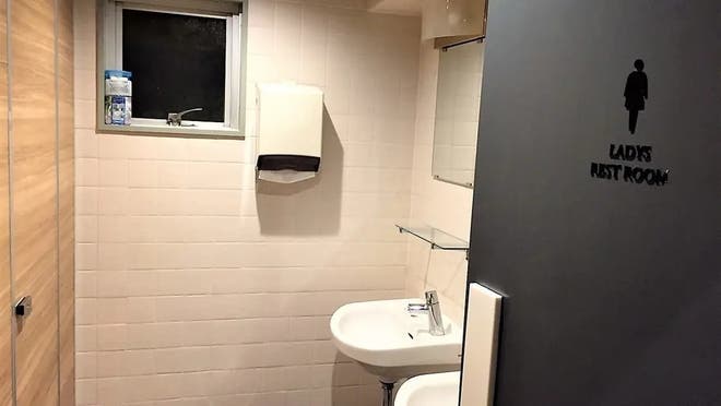 【10名会議室】池袋駅徒歩1分!/モニター/Wi-Fi/充電器/テレワークやWeb会議に最適の写真14