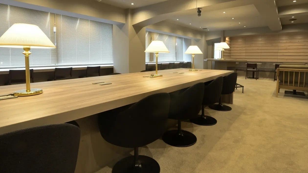 【10名会議室】池袋駅徒歩1分！/モニター/Wi-Fi/充電器/テレワークやWeb会議に最適の写真15