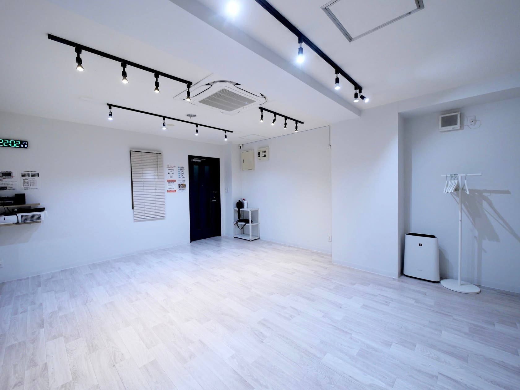 【横浜駅6分】約30平米｜横6m×縦4.5m｜地域最安｜LEDで雰囲気👍｜毎日清掃🧹｜ヨガマット5枚無料｜レンタルスタジオの写真5