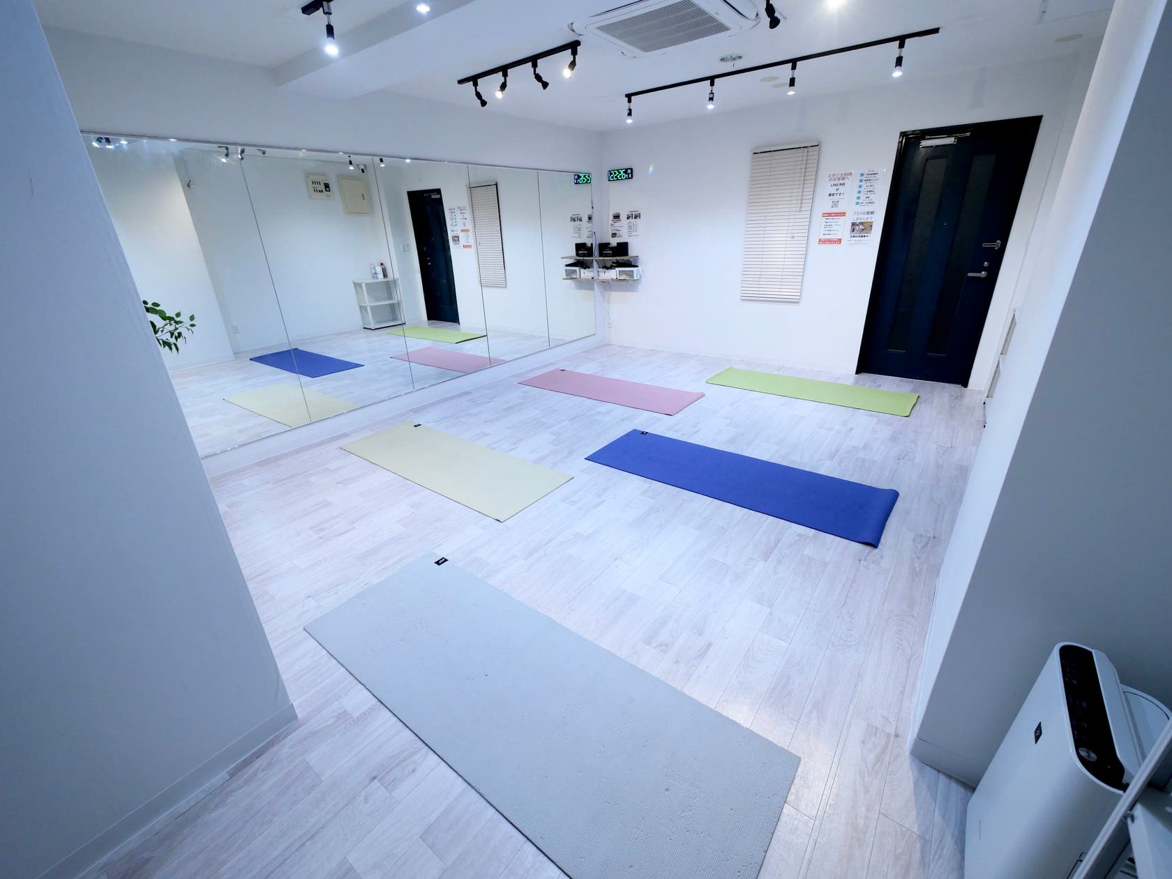 【横浜駅6分】約30平米｜横6m×縦4.5m｜地域最安｜LEDで雰囲気👍｜毎日清掃🧹｜ヨガマット5枚無料｜レンタルスタジオの写真13
