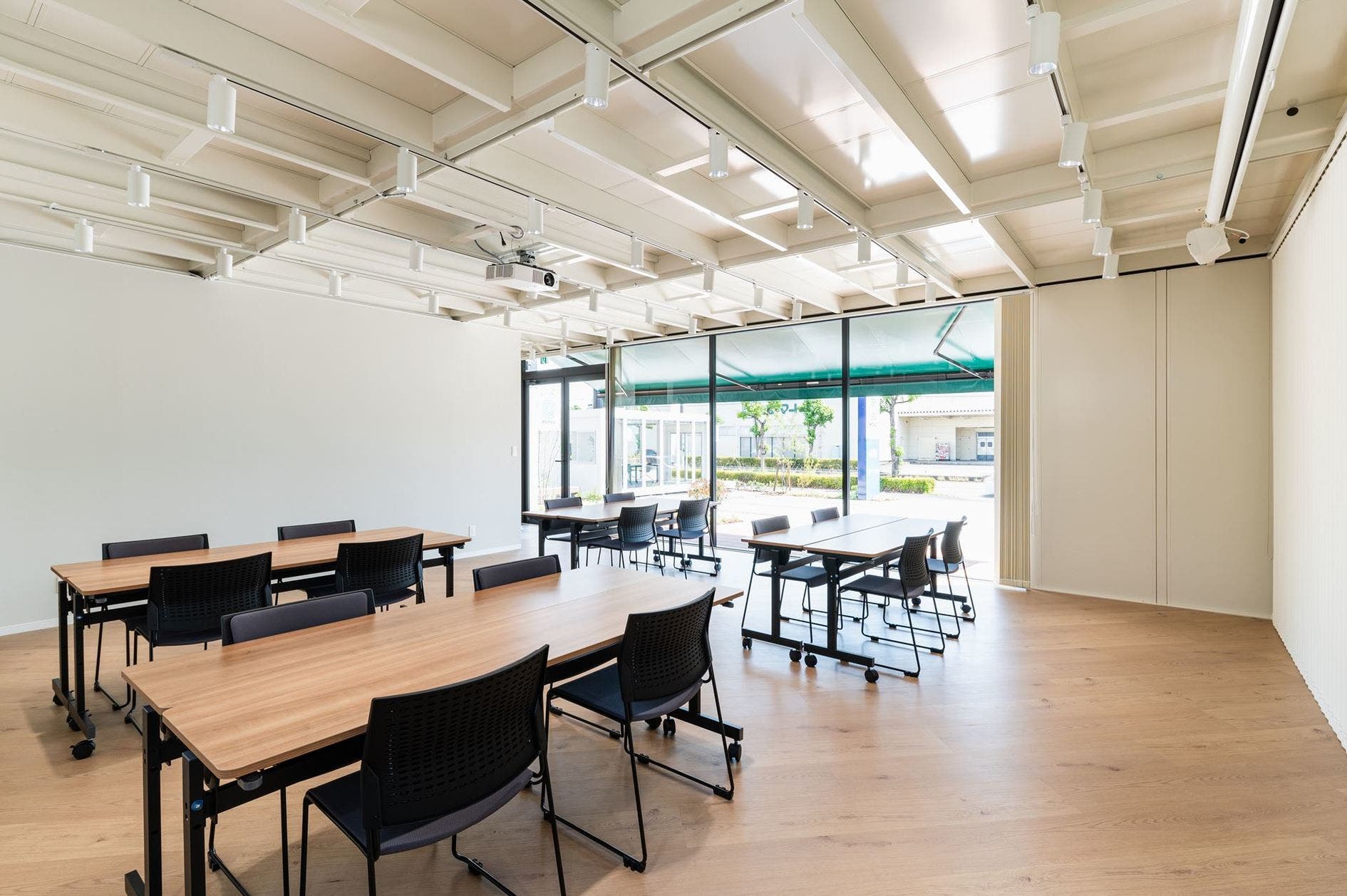 【Community】✨U-SPACE高崎店✨大鏡やプロジェクターなどが充実しています♪Wi-Fi/高崎市の写真5