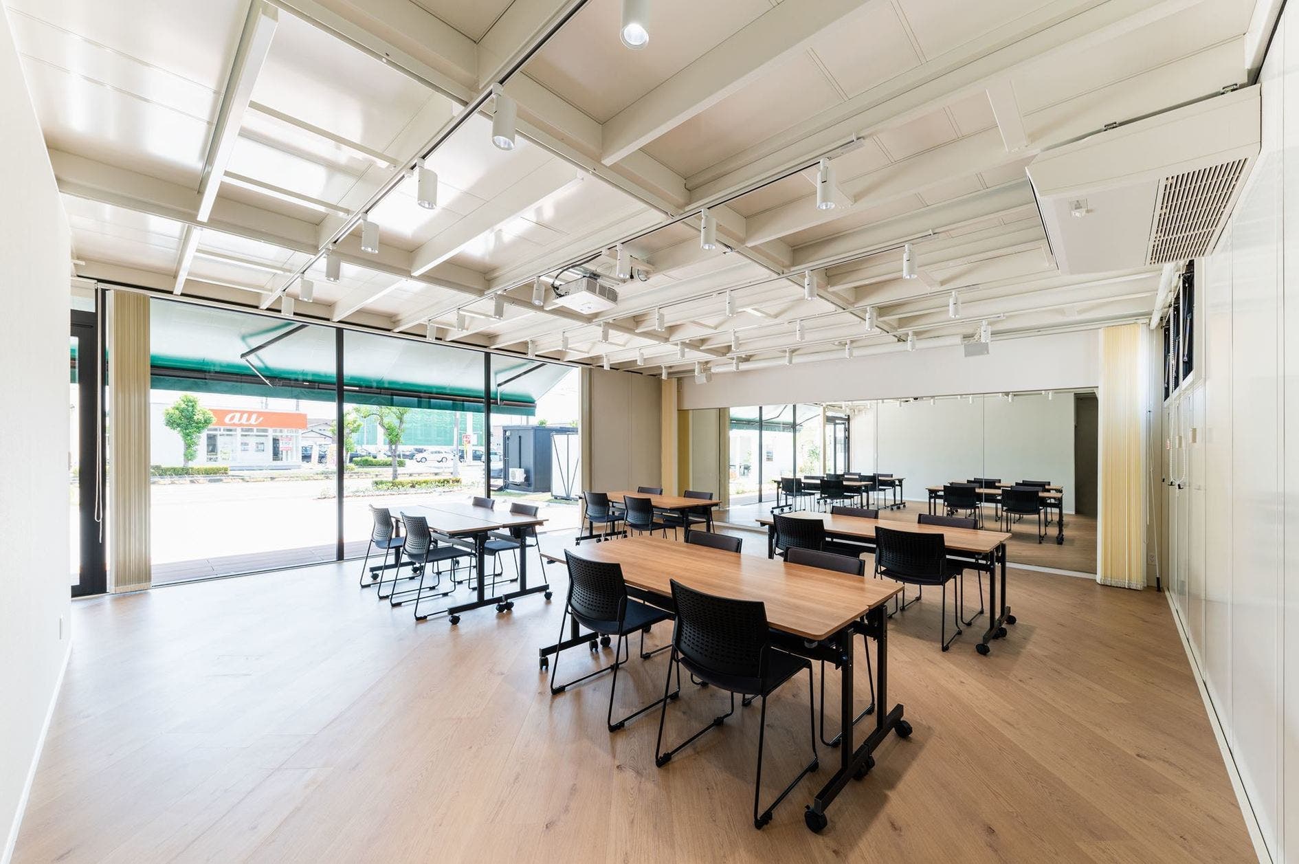 【Community】✨U-SPACE高崎店✨大鏡やプロジェクターなどが充実しています♪Wi-Fi/高崎市の写真1