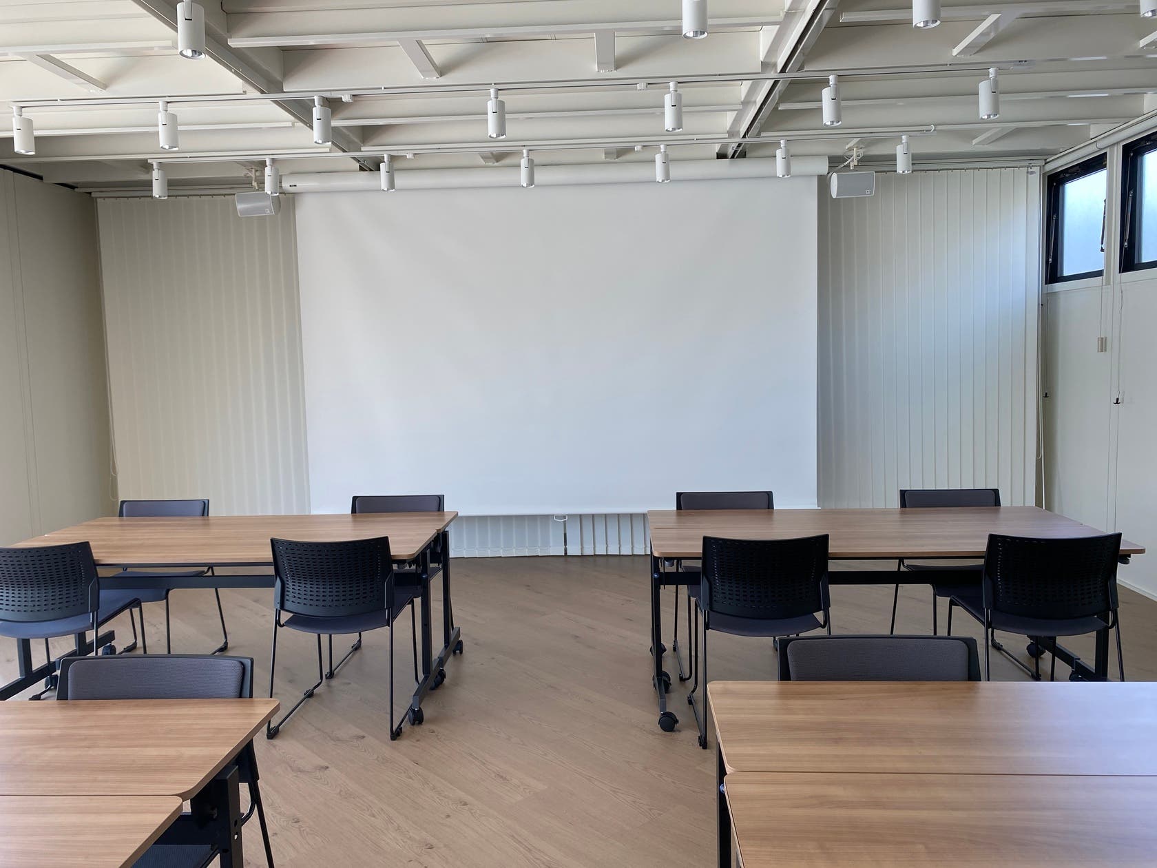 【Community】✨U-SPACE高崎店✨大鏡やプロジェクターなどが充実しています♪Wi-Fi/高崎市の写真15