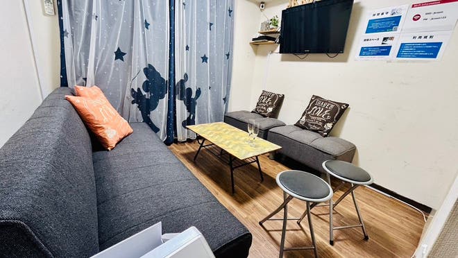 【999円 ~❗️ゴミ捨て&シャワー無料❗️】東新宿駅 徒歩3分!DVD鑑賞!広いバルコニー!おうちデート&パーティールームの写真1