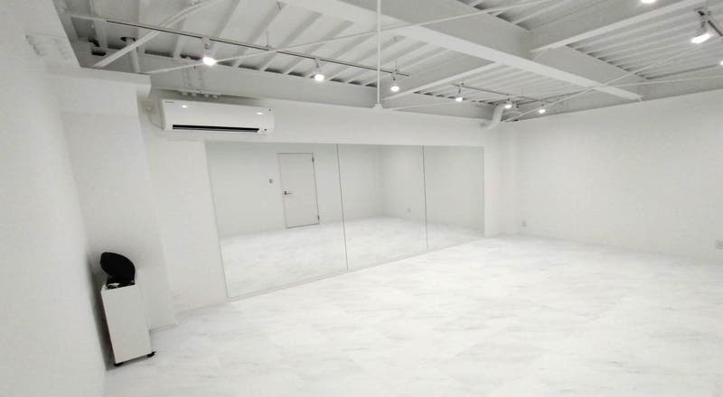 中京区/円町・西大路御池エリアの　レンタルスタジオ 　西ノ京塚本町バス停前すぐ