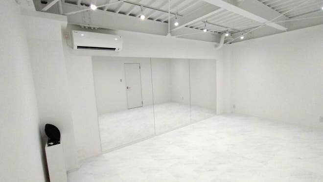 中京区/円町・西大路御池エリアの レンタルスタジオ 西ノ京塚本町バス停前すぐの写真1