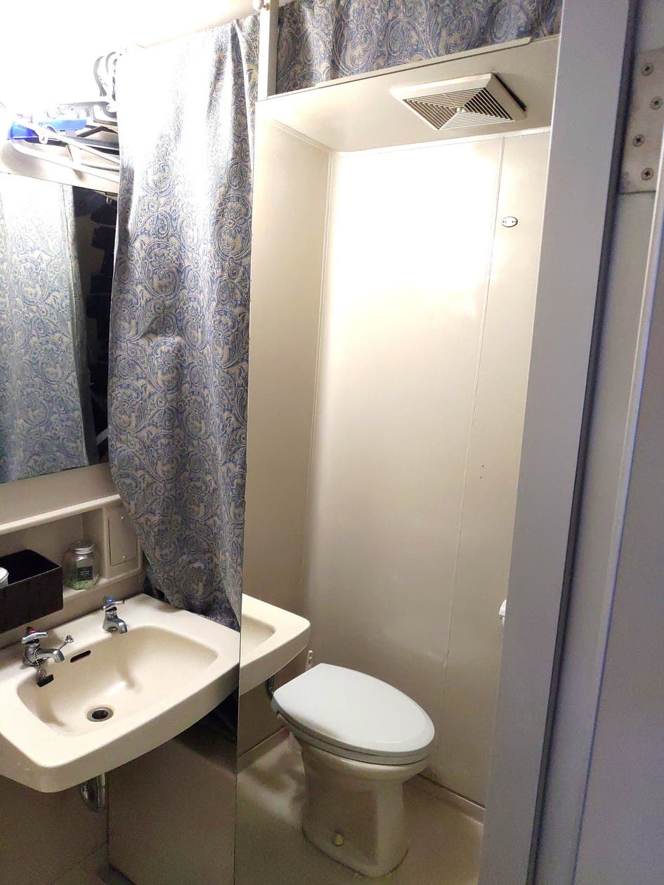 価格破壊‼使わないと損‼天神南駅2分最大10名‼会議やダンスに最適‼大鏡/WIFI/プロジェクター完備‼24時間営業‼の写真19