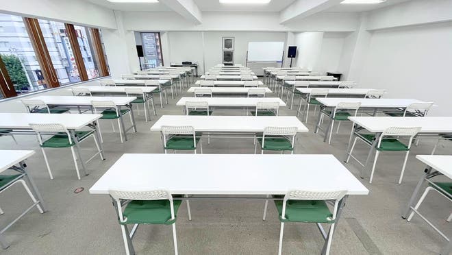 【秋葉原駅から徒歩8分・75名利用可⭐】設備充実⭐会議・研修・セミナー・試験・ウェビナー・説明会■3階A会議室の写真1