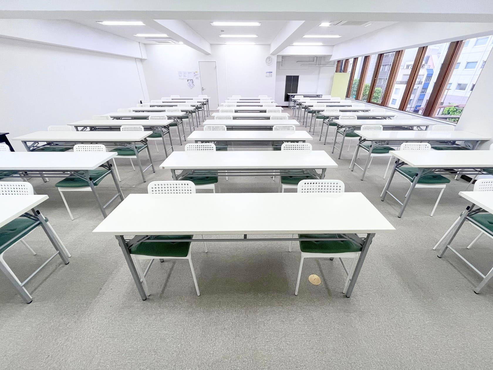 【秋葉原駅から徒歩8分・75名利用可⭐】設備充実⭐会議・研修・セミナー・試験・ウェビナー・説明会■3階A会議室の写真3