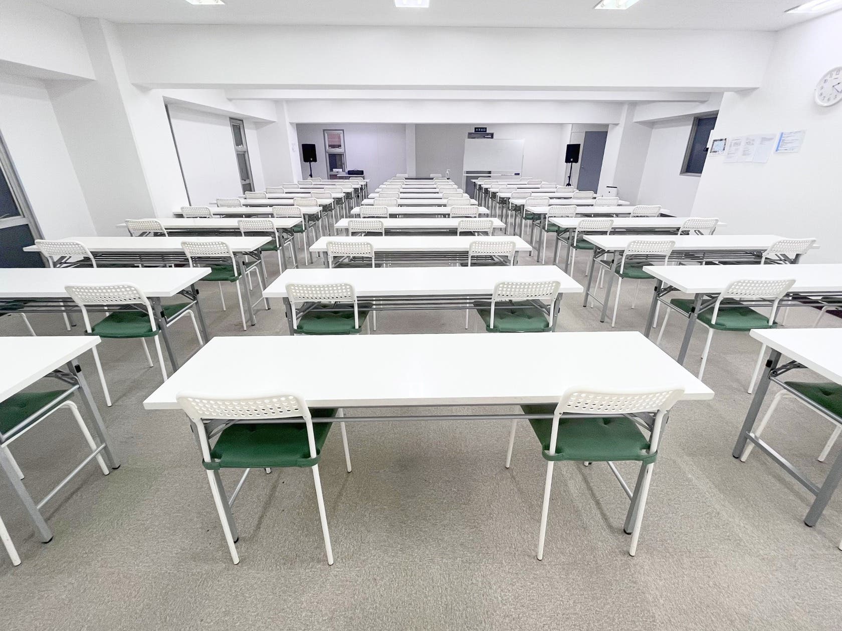 【秋葉原駅から徒歩8分・102名利用可⭐】設備充実⭐会議・研修・セミナー・試験・ウェビナー・説明会■6階B会議室の写真1