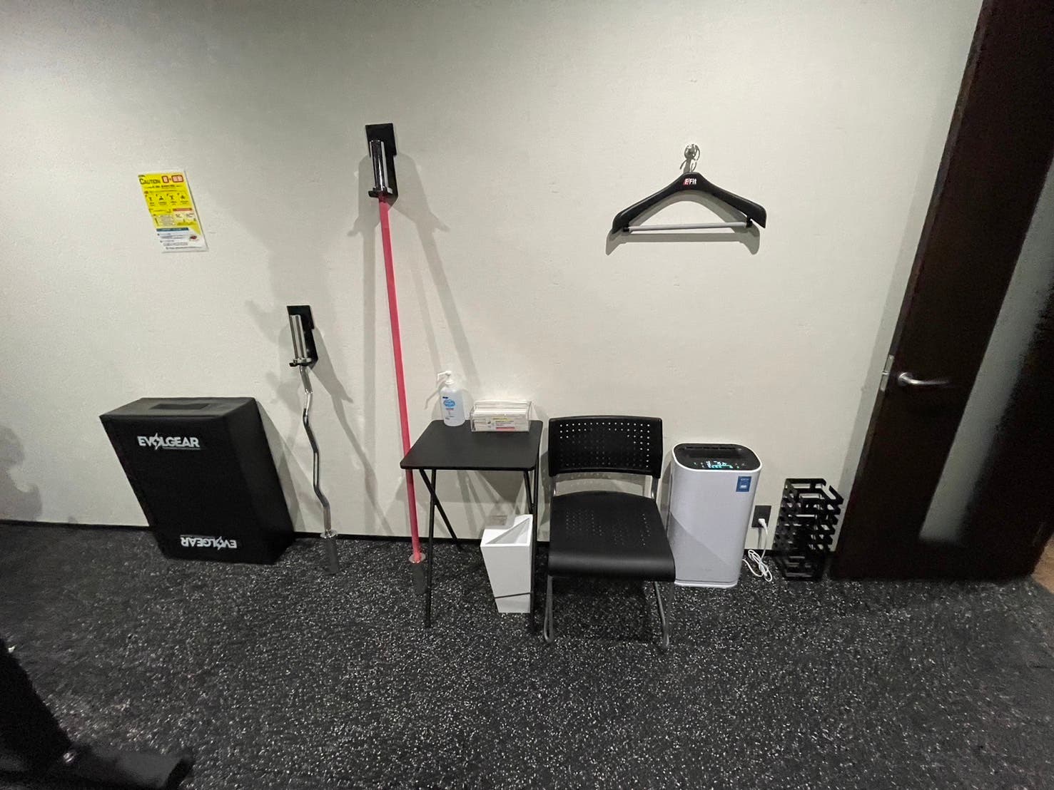 【ハコジム緑橋店ルーム4】フリーウェイト中心の個室プライベートジム！人の目を気にせずフリーウェイトトレーニングをしよう！の写真7