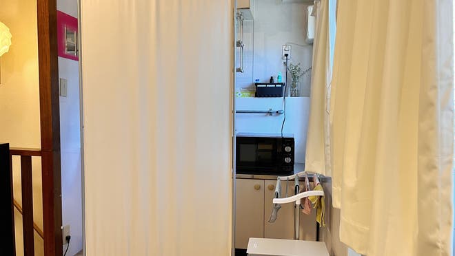 神戸【阪急六甲駅徒歩8分】1時間1,100円/フリードリンク付き6名会議室の写真8