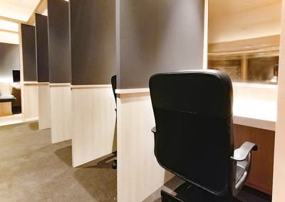 【ブース席】吉祥寺駅徒歩1分！受付スタッフ常駐で安心サポート◎/Wi-Fi/充電器/集中したい作業に最適！/フリードリンクの写真2