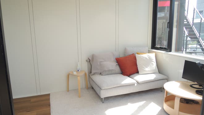 【Living1】✨U-SPACE福岡半道橋店✨リビングをイメージしたちょっとした集まりに最適のスペース♪Wi-Fi/博多区の写真3