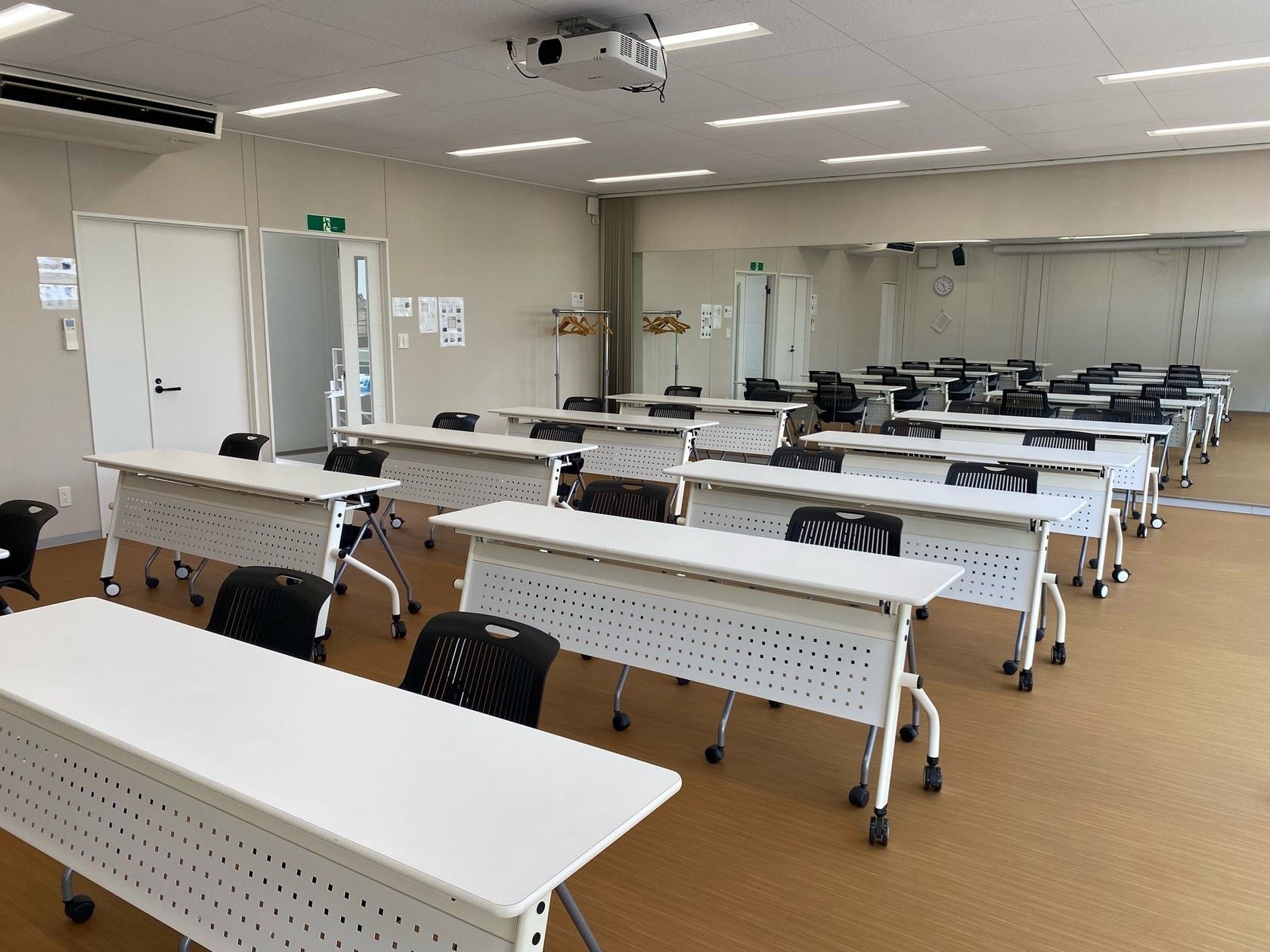 【Meeting2】✨U-SPACEつくば店✨会議や打ち合わせにぴったりのオフィススペースです♪Wi-Fi/つくば市の写真7