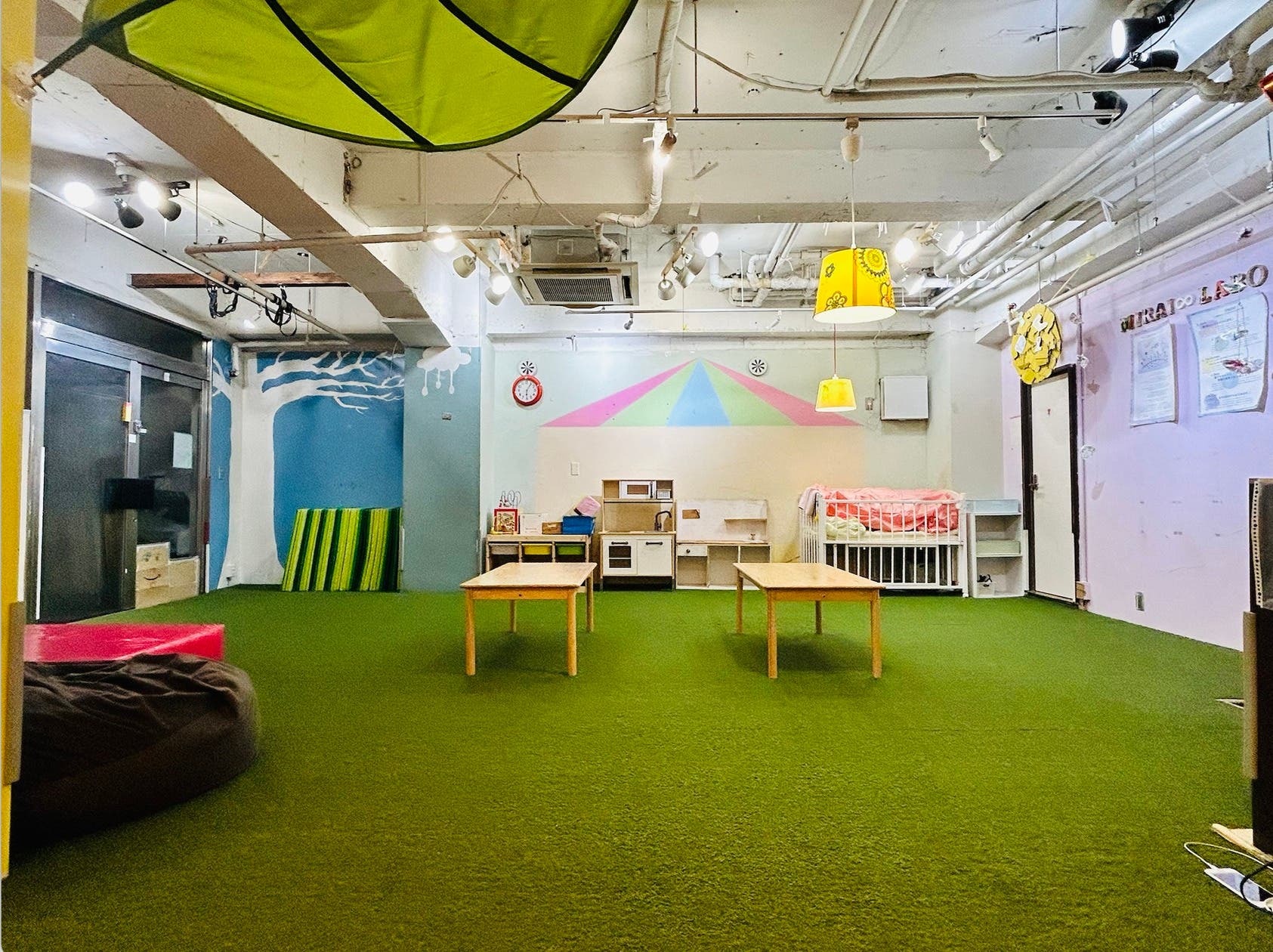 【渋谷・神宮前】ママ会・子連れイベント・ヨガ・研修に最適♬ボルダリング完備の芝生の広場！彡の写真6