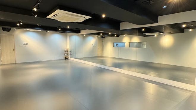 長原駅から歩いて10秒のダンススタジオの写真3