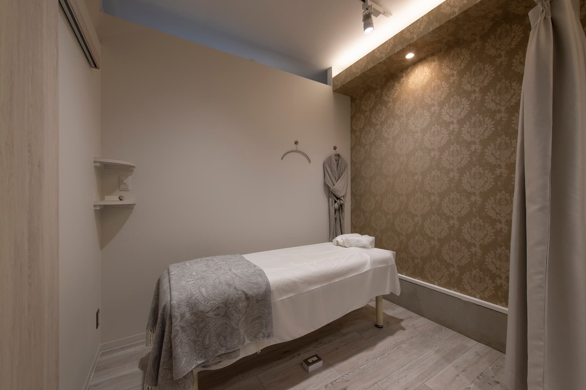 本八幡駅から徒歩5分の空間自慢のレンタルサロンの写真7