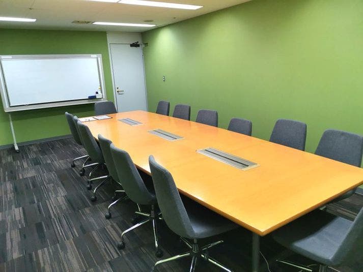 RoomE【外苑前駅から徒歩20秒！】14名。高速インターネット！飲食物持込可（ゴミ持ち帰り不要）！受付常駐で安心！の写真3