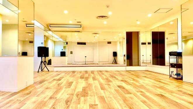 京都出町柳レンタルスタジオ ダンサーズ 当日予約可能!ダンスの個人練習やレッスンの開催に最適な多目的スペースですの写真1