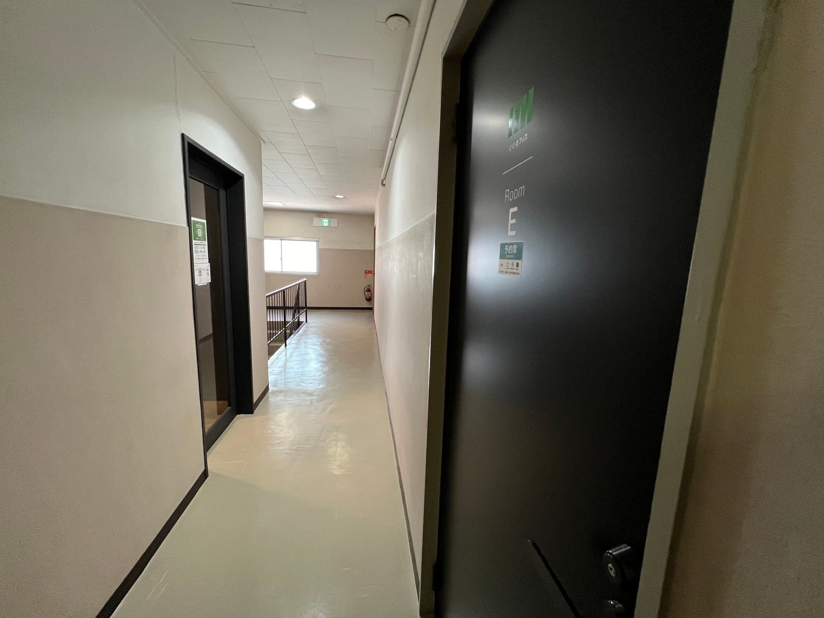 【西中島南方駅から徒歩5分】1時間 1,420円！｜3F_RoomE（定員16名）モニター付き◎の写真6