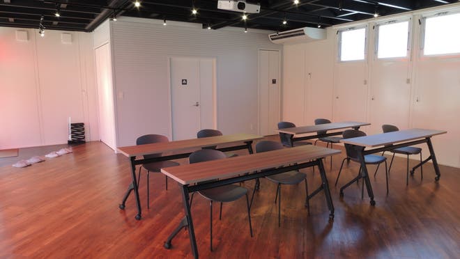 【Community】✨U-SPACE福岡半道橋店✨大鏡やプロジェクターなどが充実しています♪Wi-Fi/福岡市/博多区の写真2