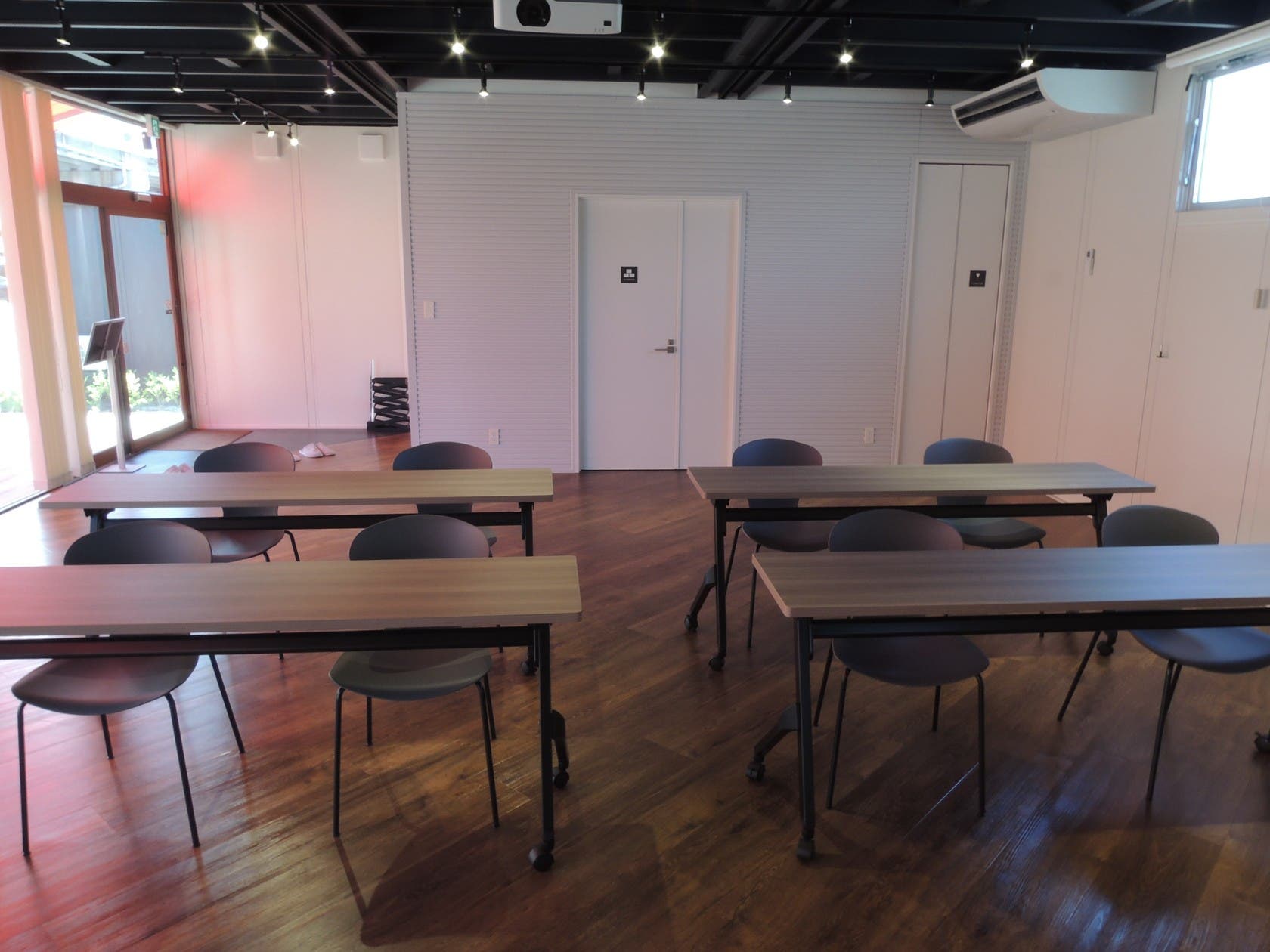 【Community】✨U-SPACE福岡半道橋店✨大鏡やプロジェクターなどが充実しています♪Wi-Fi/福岡市/博多区の写真3