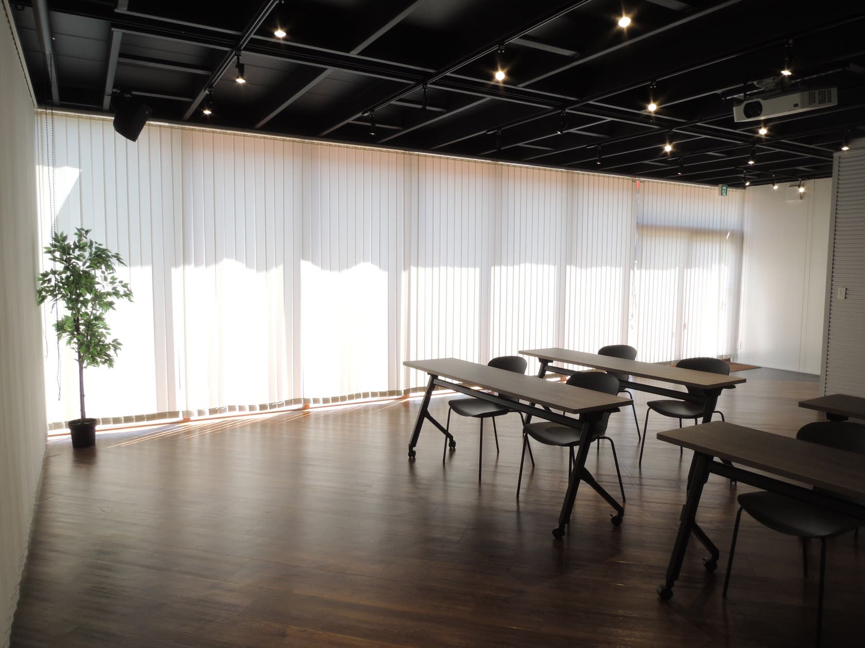 【Community】✨U-SPACE福岡半道橋店✨大鏡やプロジェクターなどが充実しています♪Wi-Fi/福岡市/博多区の写真5