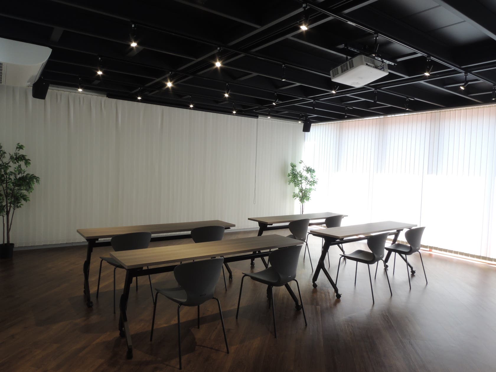 【Community】✨U-SPACE福岡半道橋店✨大鏡やプロジェクターなどが充実しています♪Wi-Fi/福岡市/博多区の写真4