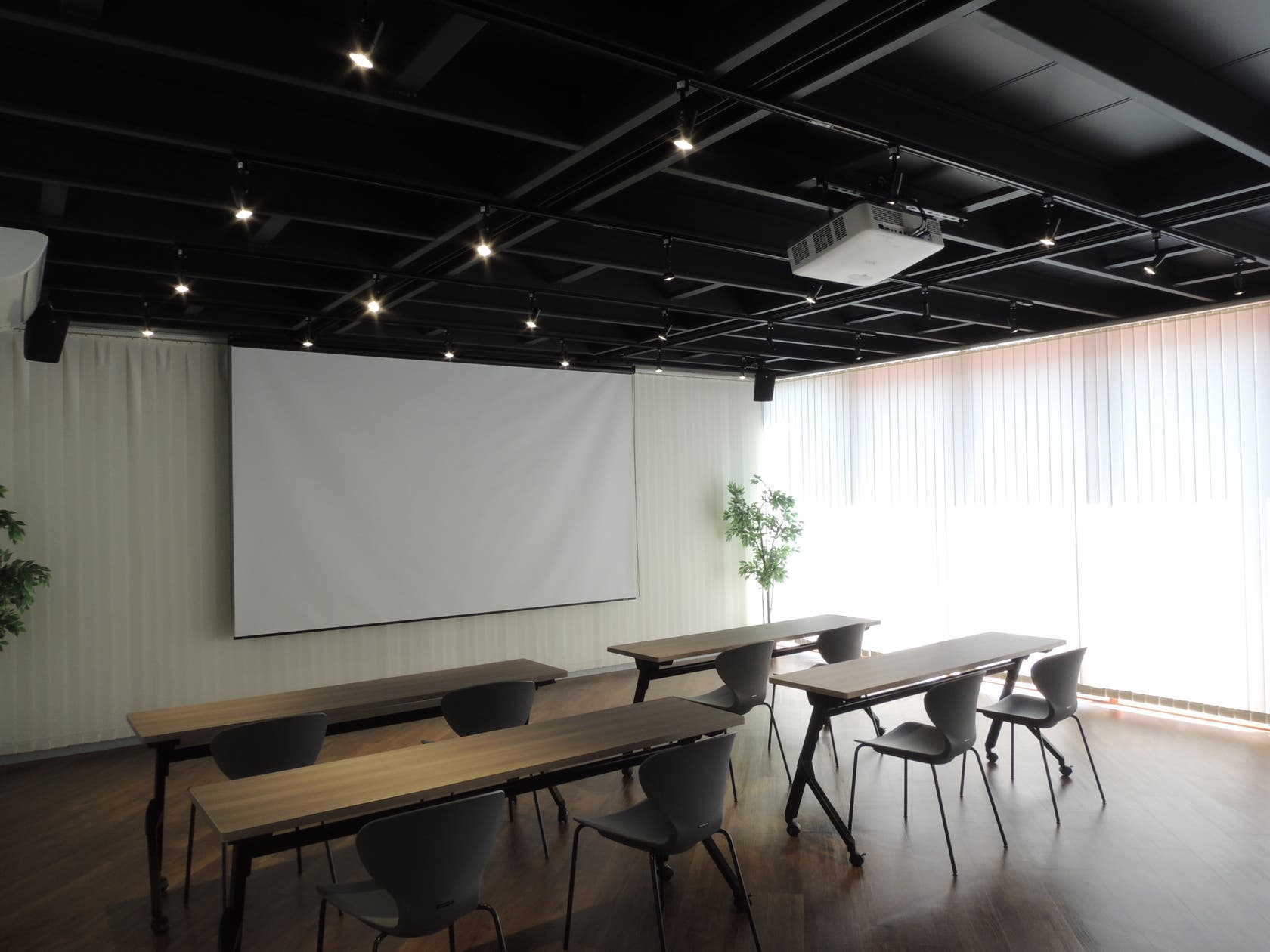 【Community】✨U-SPACE福岡半道橋店✨大鏡やプロジェクターなどが充実しています♪Wi-Fi/福岡市/博多区の写真12