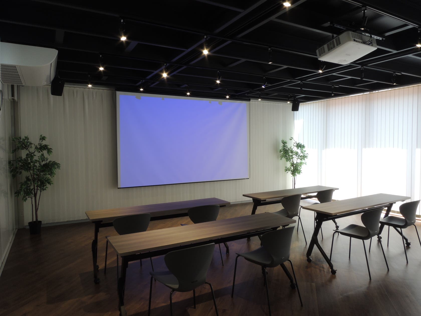 【Community】✨U-SPACE福岡半道橋店✨大鏡やプロジェクターなどが充実しています♪Wi-Fi/福岡市/博多区の写真13