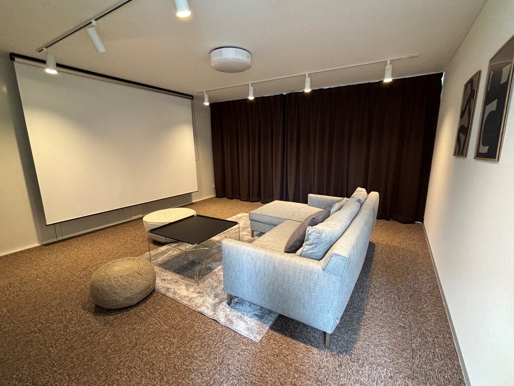 【Living】✨U-SPACE入間店✨映画鑑賞や打ち合わせスペースとしてもご利用いただけます♪Wi-Fi/入間市の写真5