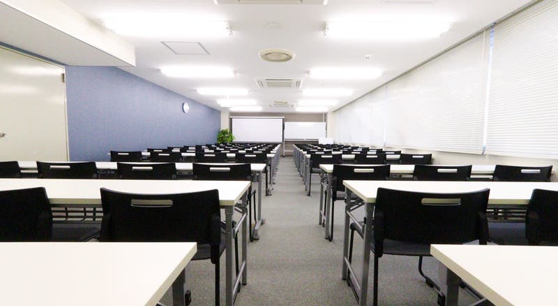 【JR博多駅東5出口徒歩15秒！筑紫口徒歩1分！76名利用可！】プロジェクター・WiFi無料！ふれあい貸し会議室 博多No124