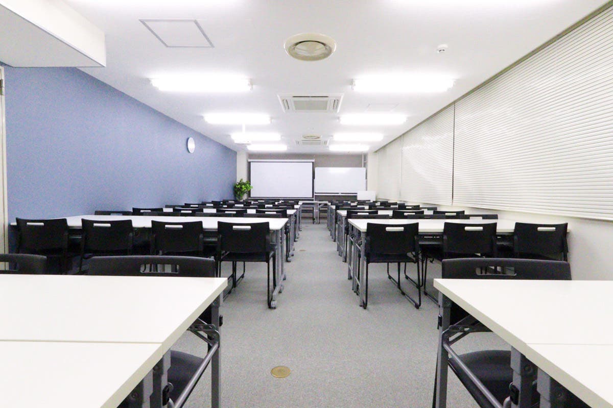 【JR博多駅東5出口徒歩15秒！筑紫口徒歩1分！76名利用可！】プロジェクター・WiFi無料！ふれあい貸し会議室 博多No124の写真7