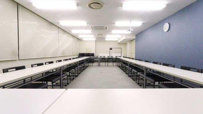 【JR博多駅東5出口徒歩15秒!筑紫口徒歩1分!76名利用可!】プロジェクター・WiFi無料!ふれあい貸し会議室 博多No124の写真14