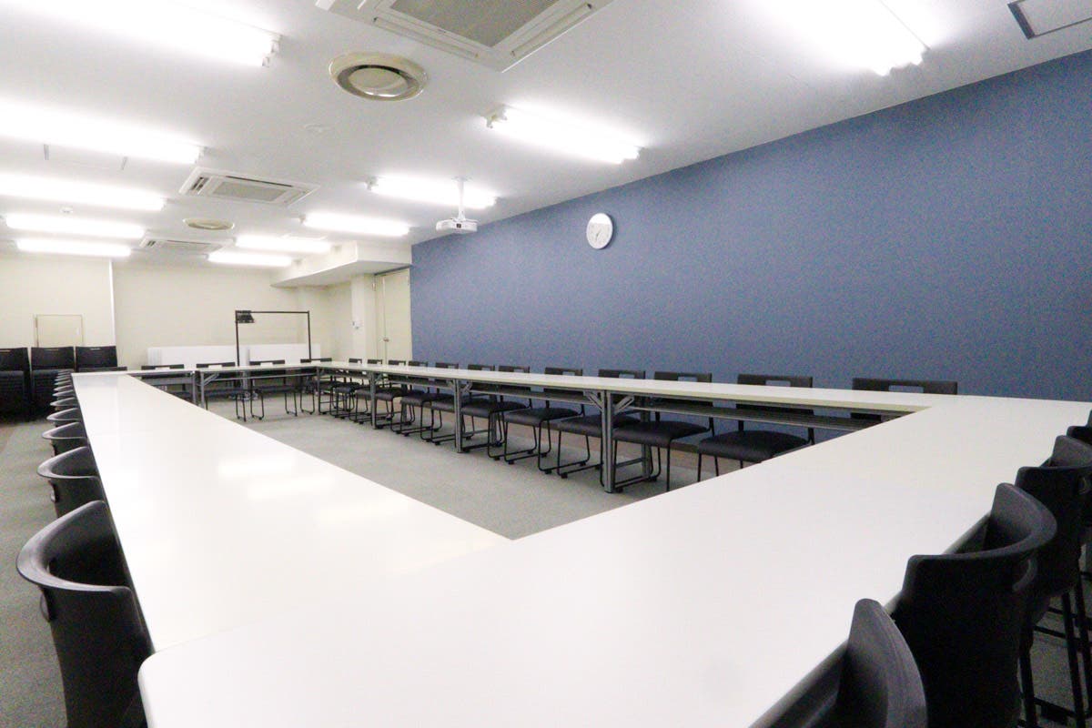 【JR博多駅東5出口徒歩15秒！筑紫口徒歩1分！76名利用可！】プロジェクター・WiFi無料！ふれあい貸し会議室 博多No124の写真15