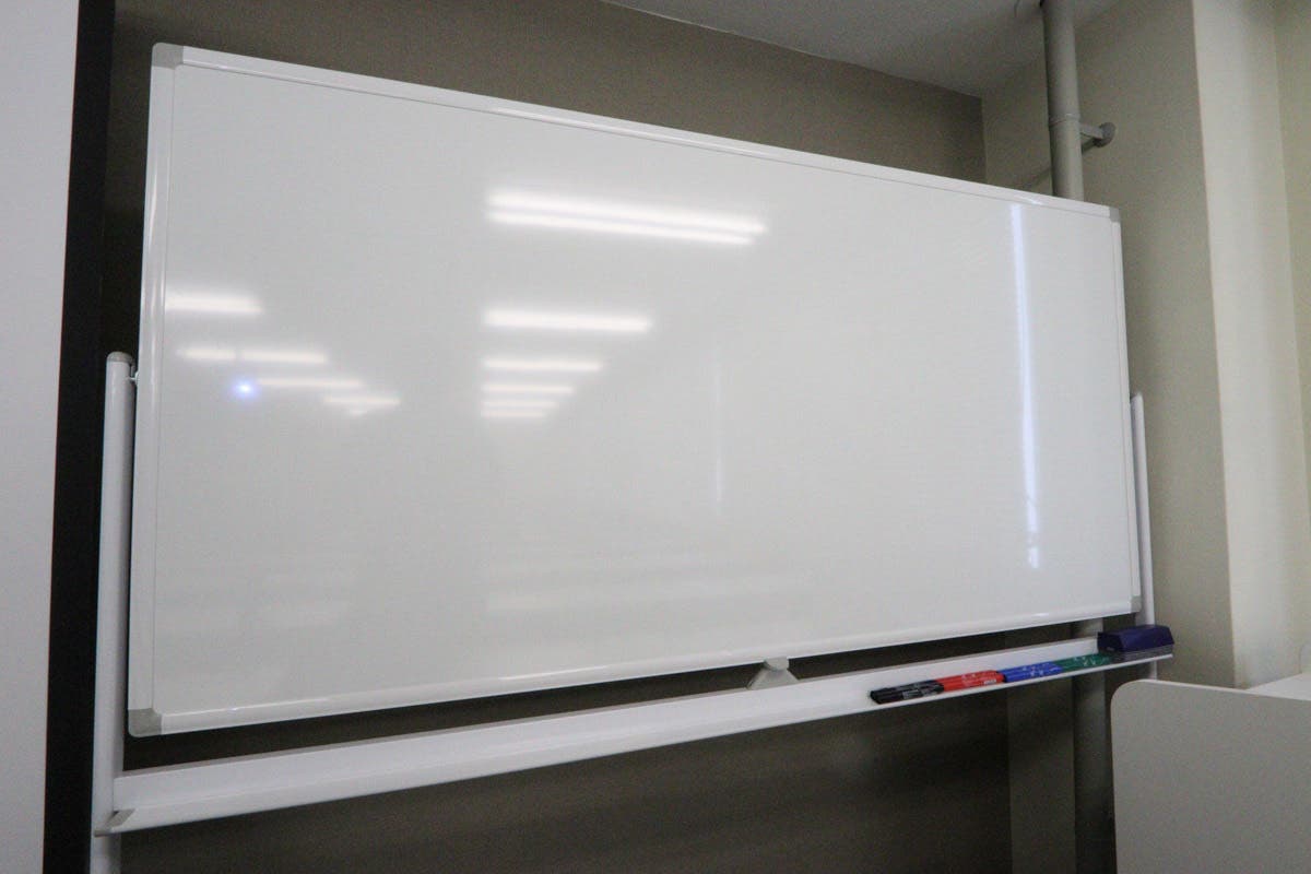 【JR博多駅東5出口徒歩15秒！筑紫口徒歩1分！76名利用可！】プロジェクター・WiFi無料！ふれあい貸し会議室 博多No124の写真24