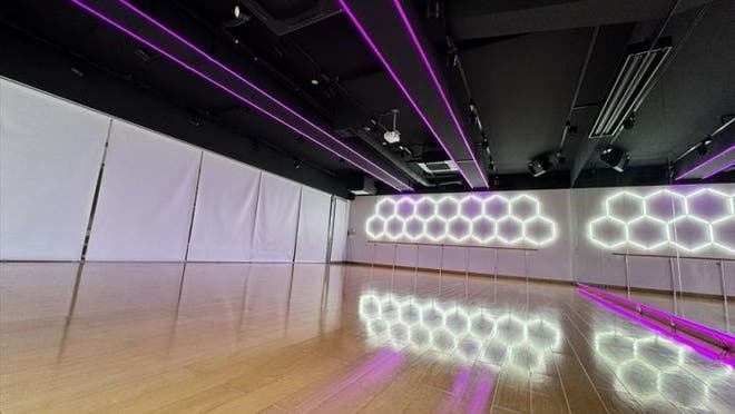 【BUZZ福岡本店】1stの写真2