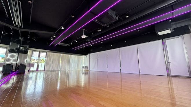 【BUZZ福岡本店】1stの写真3