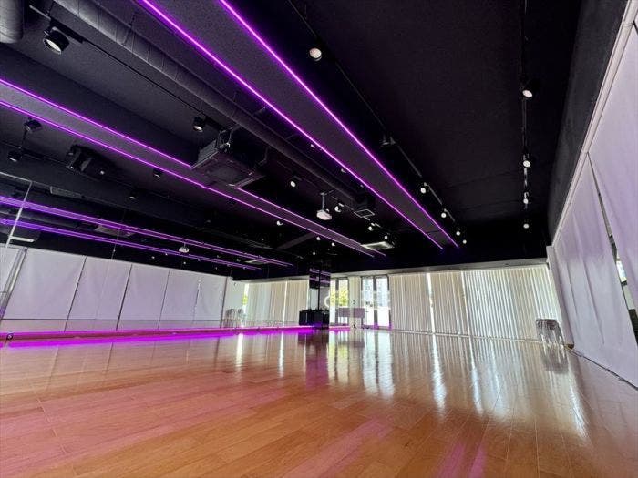 【BUZZ福岡本店】1stの写真4