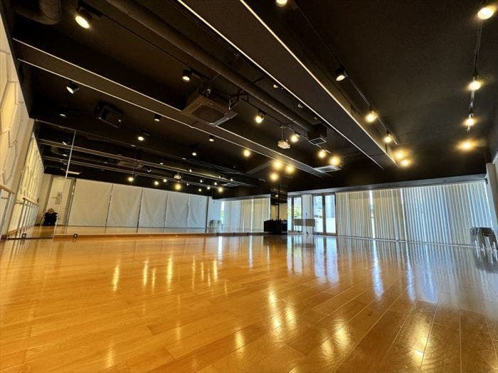 【BUZZ福岡本店】1stの写真5