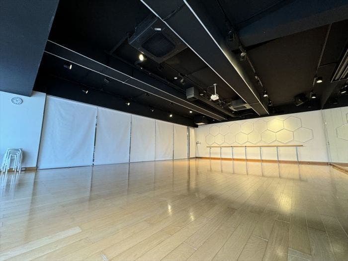 【BUZZ福岡本店】1stの写真7