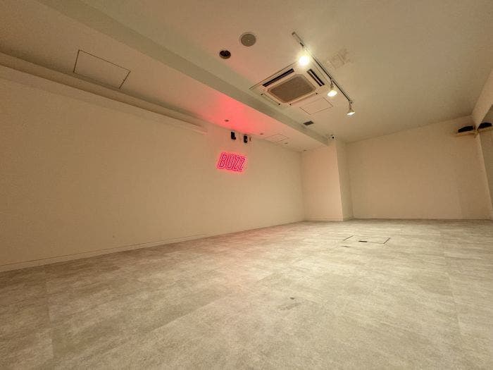 【BUZZ福岡本店】11stの写真4