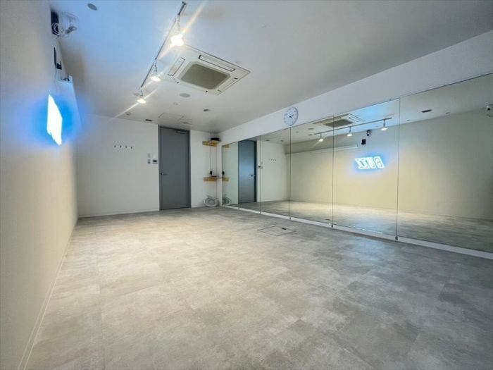 【BUZZ福岡本店】12stの写真4