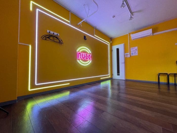 【BUZZ福岡天神】2スタジオの写真1