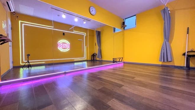 【BUZZ福岡天神】2スタジオの写真4