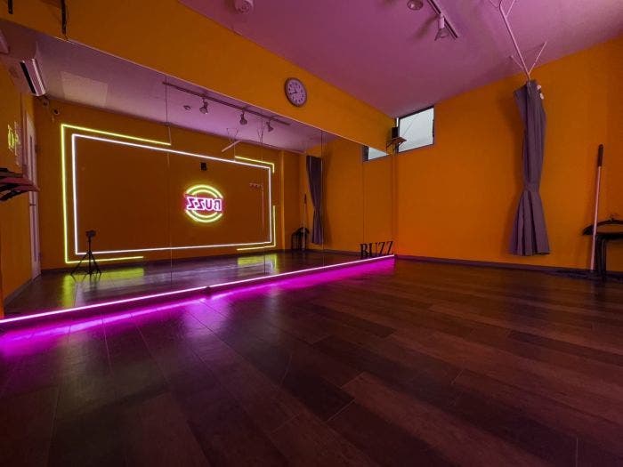 【BUZZ福岡天神】2スタジオの写真5